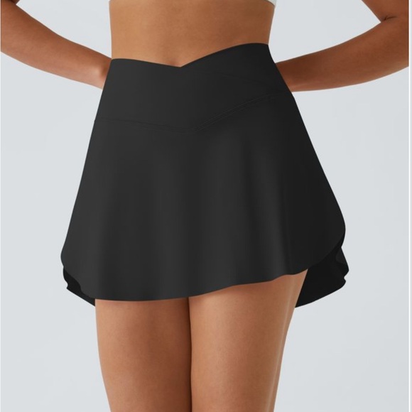 HALARA | Skirts | Halara Black Mini Skater Skirt With Pockets | Poshmark